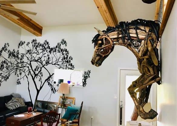 Artist Creates Unique Horse Sculptures From Driftwood