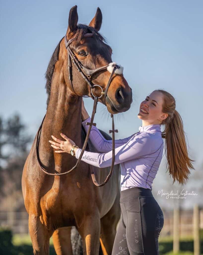 17 Heart-Melting Horse and Girl Pictures (Instagramable)