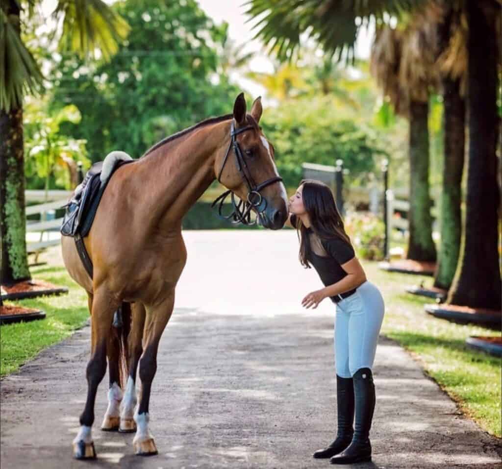 17 Gorgeous Equestrian Outfit Ideas for Women