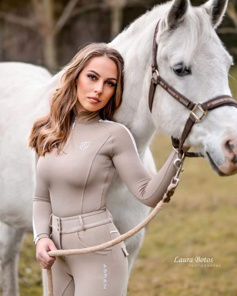 17 Gorgeous Equestrian Outfit Ideas for Women