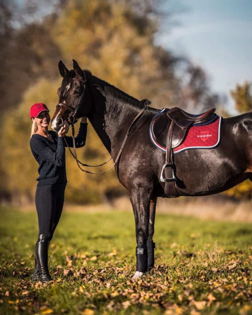 17 Gorgeous Equestrian Outfit Ideas for Women