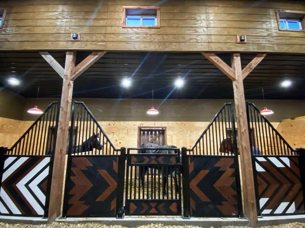 17 Horse Stall Ideas for Any Budget (With Photos)